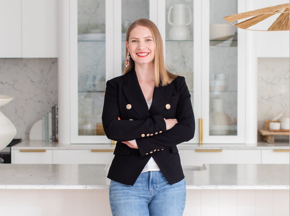 Stop the Scroll Masterclass - Holly MacCue